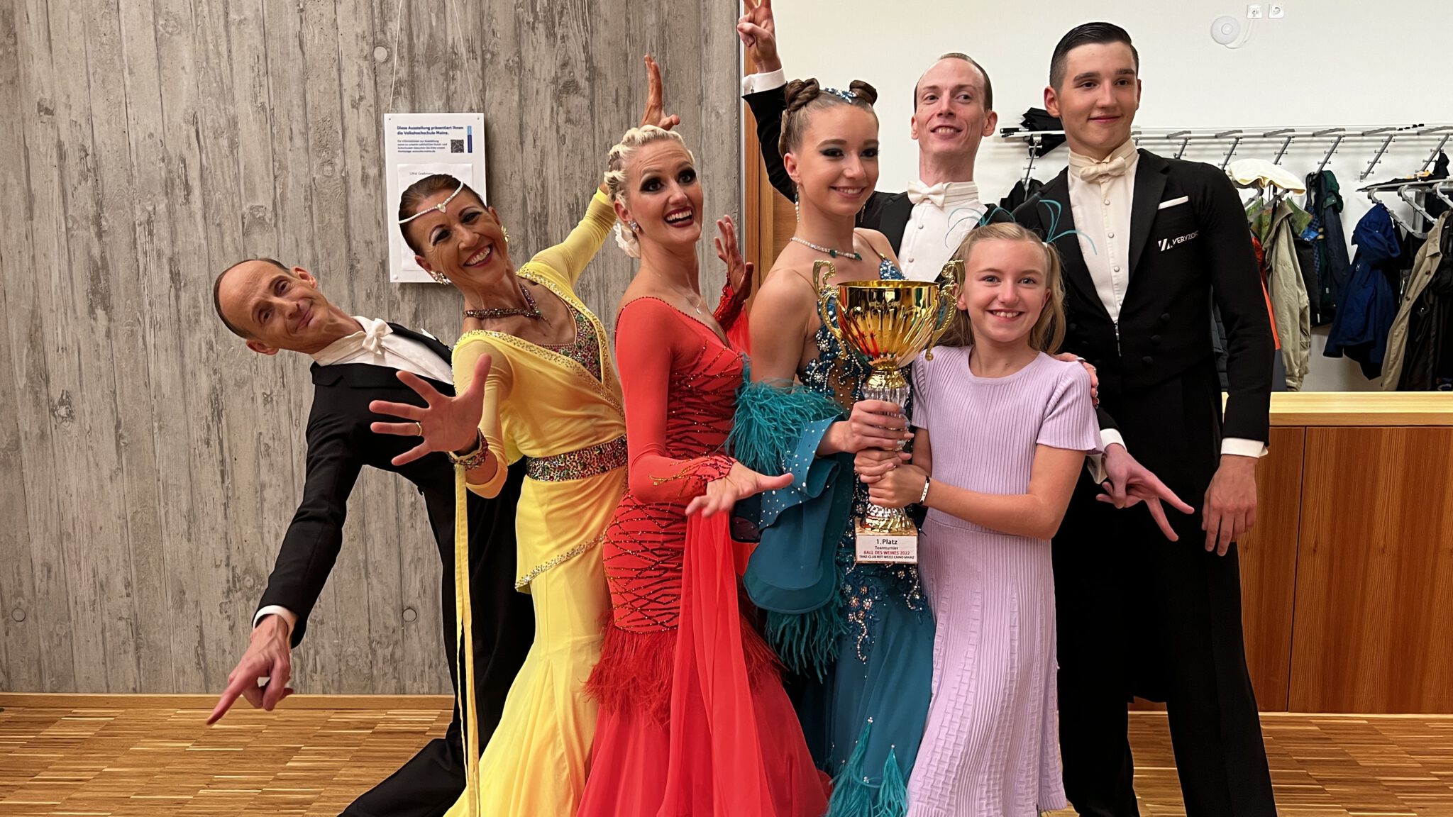 Ball des Weines mit Mannschaftswettkampf – Blau Orange Wiesbaden